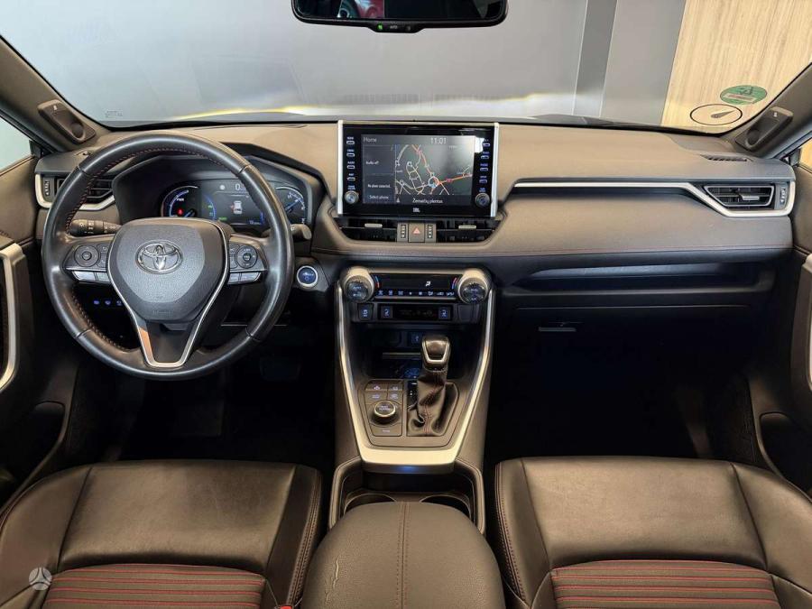 Blue Toyota RAV4 2021 in Kaunas, with an engine capacity of 2.49 L and mileage of 141 thousand km for 29890 €, photo 17 on AUTOMOTO.COM.LV