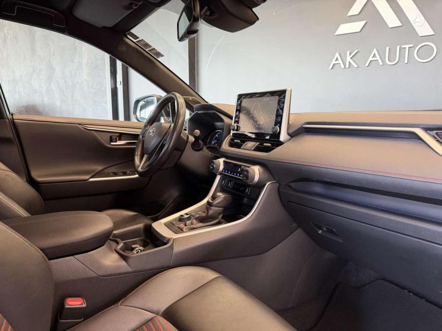 Blue Toyota RAV4 2021 in Kaunas, with an engine capacity of 2.49 L and mileage of 141 thousand km for 29890 €, photo 19 on AUTOMOTO.COM.LV
