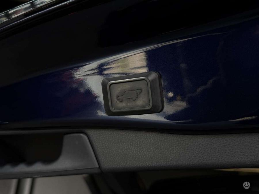 Blue Toyota RAV4 2021 in Kaunas, with an engine capacity of 2.49 L and mileage of 141 thousand km for 29890 €, photo 27 on AUTOMOTO.COM.LV