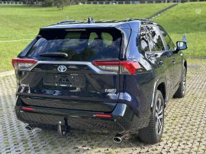 Blue Toyota RAV4 2021 in Kaunas, with an engine capacity of 2.49 L and mileage of 187 thousand km for 27950 €, photo 8 on AUTOMOTO.COM.LV