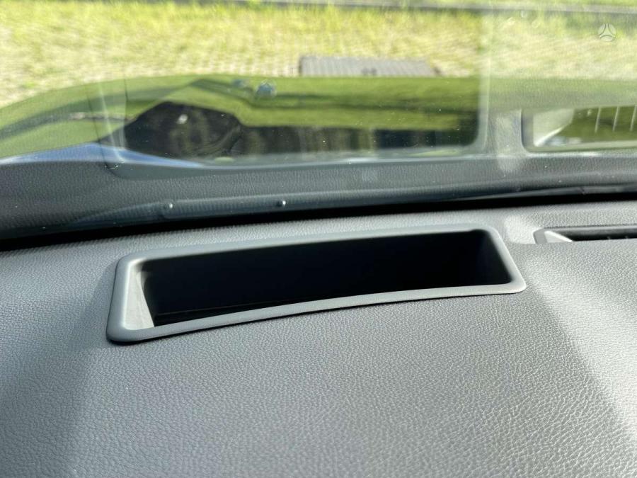 Blue Toyota RAV4 2021 in Kaunas, with an engine capacity of 2.49 L and mileage of 187 thousand km for 27950 €, photo 17 on AUTOMOTO.COM.LV