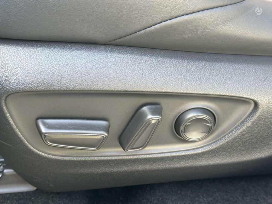 Blue Toyota RAV4 2021 in Kaunas, with an engine capacity of 2.49 L and mileage of 187 thousand km for 27950 €, photo 21 on AUTOMOTO.COM.LV