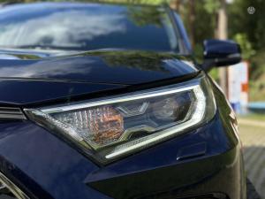Blue Toyota RAV4 2021 in Kaunas, with an engine capacity of 2.49 L and mileage of 187 thousand km for 27950 €, photo 27 on AUTOMOTO.COM.LV