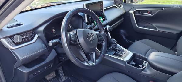 Blue Toyota RAV4 2021 in Kaunas, with an engine capacity of 2.00 L and mileage of 146 thousand km for 20000 €, photo 1 on AUTOMOTO.COM.LV