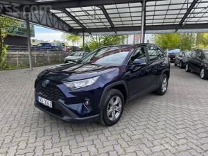 Blue Toyota RAV4 2022 in Riga, with an engine capacity of 2.50 L and mileage of 62 thousand km for 26450 €, photo 2 on AUTOMOTO.COM.LV