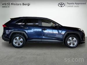 Blue Toyota RAV4 2022 in Riga, with an engine capacity of 2.00 L and mileage of 85 thousand km for 26490 €, photo 24 on AUTOMOTO.COM.LV