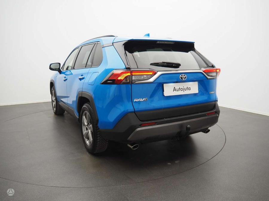 Blue Toyota RAV4 2022 in Vilnius, with an engine capacity of 2.49 L and mileage of 92 thousand km for 29400 €, photo 6 on AUTOMOTO.COM.LV