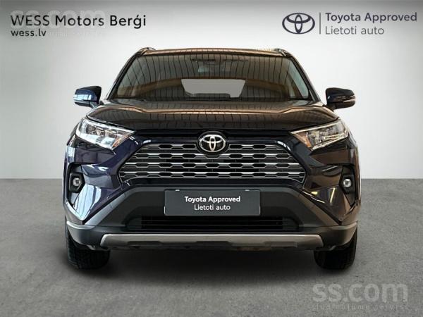 Blue Toyota RAV4 2022 in Riga, with an engine capacity of 2.00 L and mileage of 87 thousand km for 25990 €, photo 5 on AUTOMOTO.COM.LV