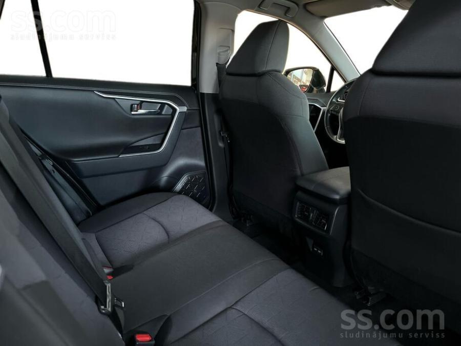 Zils Toyota RAV4 2022 Rīga, ar dzinēja tilpumu 2.00 L un nobraukumu 87 tūkst. km par 25990 €, foto 8 vietnē AUTOMOTO.COM.LV