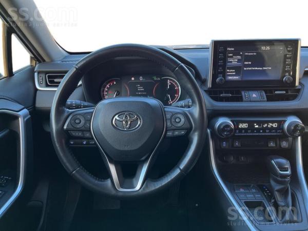 Blue Toyota RAV4 2022 in Riga, with an engine capacity of 2.00 L and mileage of 87 thousand km for 25990 €, photo 9 on AUTOMOTO.COM.LV