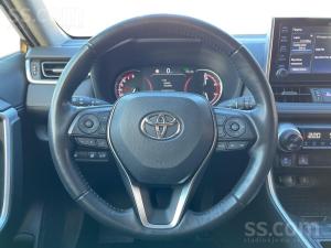 Zils Toyota RAV4 2022 Rīga, ar dzinēja tilpumu 2.00 L un nobraukumu 87 tūkst. km par 25990 €, foto 13 vietnē AUTOMOTO.COM.LV