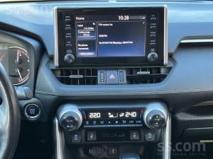 Zils Toyota RAV4 2022 Rīga, ar dzinēja tilpumu 2.00 L un nobraukumu 87 tūkst. km par 25990 €, foto 14 vietnē AUTOMOTO.COM.LV