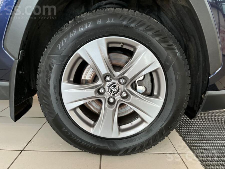 Zils Toyota RAV4 2022 Rīga, ar dzinēja tilpumu 2.00 L un nobraukumu 87 tūkst. km par 25990 €, foto 20 vietnē AUTOMOTO.COM.LV