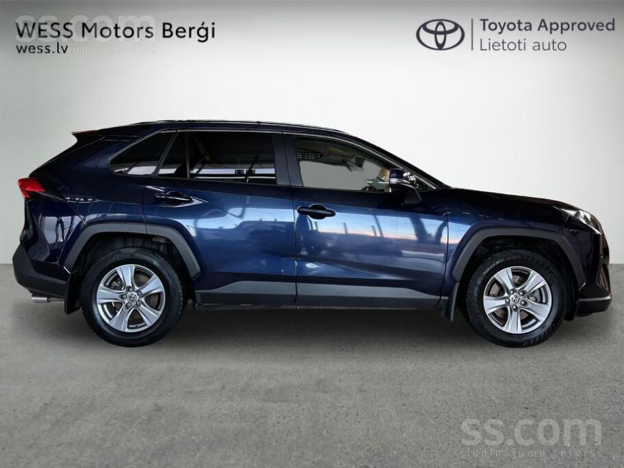 Zils Toyota RAV4 2022 Rīga, ar dzinēja tilpumu 2.00 L un nobraukumu 87 tūkst. km par 25990 €, foto 21 vietnē AUTOMOTO.COM.LV