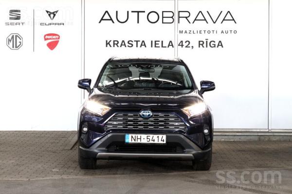 Синий Тойота РАВ 4 2022 в Рига, объемом двигателя 2.50 л и пробегом 46 тыс. км за 31490 €, фото 2 на AUTOMOTO.COM.LV
