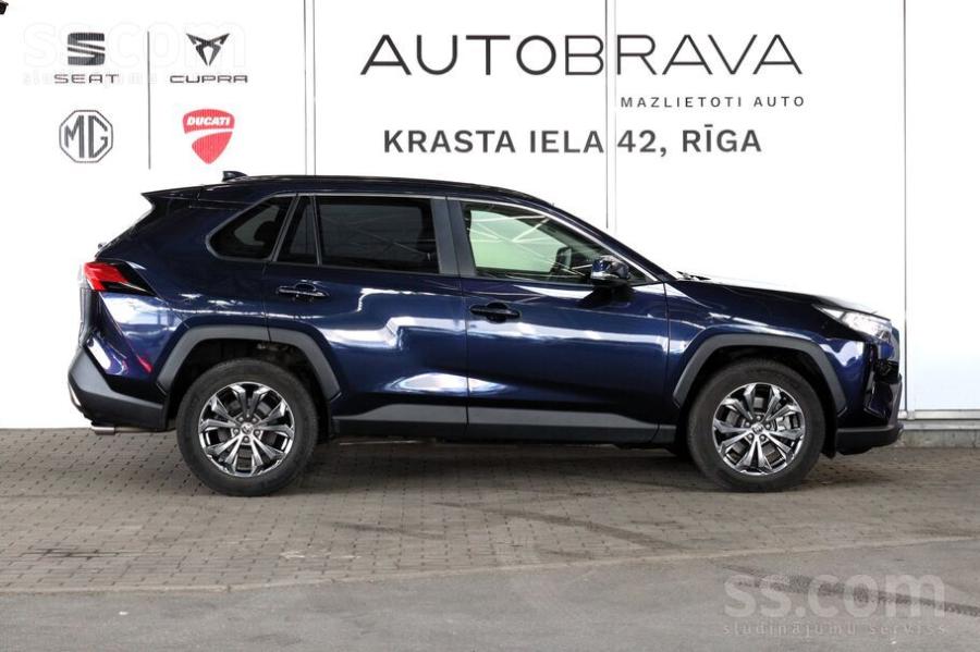 Zils Toyota RAV4 2022 Rīga, ar dzinēja tilpumu 2.50 L un nobraukumu 46 tūkst. km par 31490 €, foto 6 vietnē AUTOMOTO.COM.LV