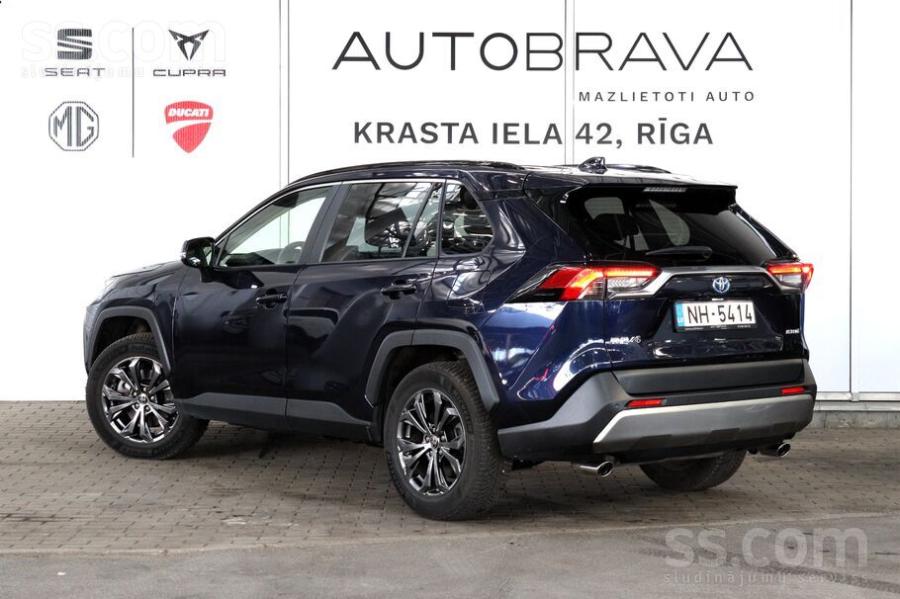 Zils Toyota RAV4 2022 Rīga, ar dzinēja tilpumu 2.50 L un nobraukumu 46 tūkst. km par 31490 €, foto 7 vietnē AUTOMOTO.COM.LV