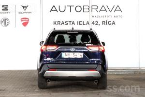Zils Toyota RAV4 2022 Rīga, ar dzinēja tilpumu 2.50 L un nobraukumu 46 tūkst. km par 31490 €, foto 8 vietnē AUTOMOTO.COM.LV