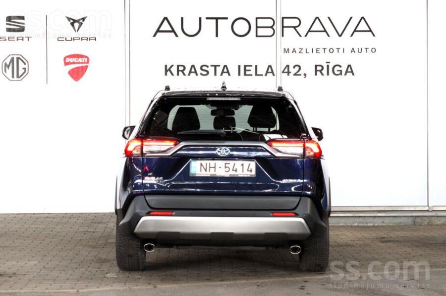 Zils Toyota RAV4 2022 Rīga, ar dzinēja tilpumu 2.50 L un nobraukumu 46 tūkst. km par 31490 €, foto 8 vietnē AUTOMOTO.COM.LV