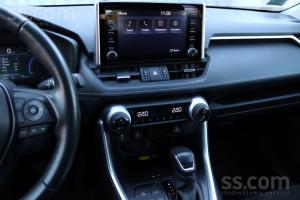 Zils Toyota RAV4 2022 Rīga, ar dzinēja tilpumu 2.50 L un nobraukumu 46 tūkst. km par 31490 €, foto 13 vietnē AUTOMOTO.COM.LV
