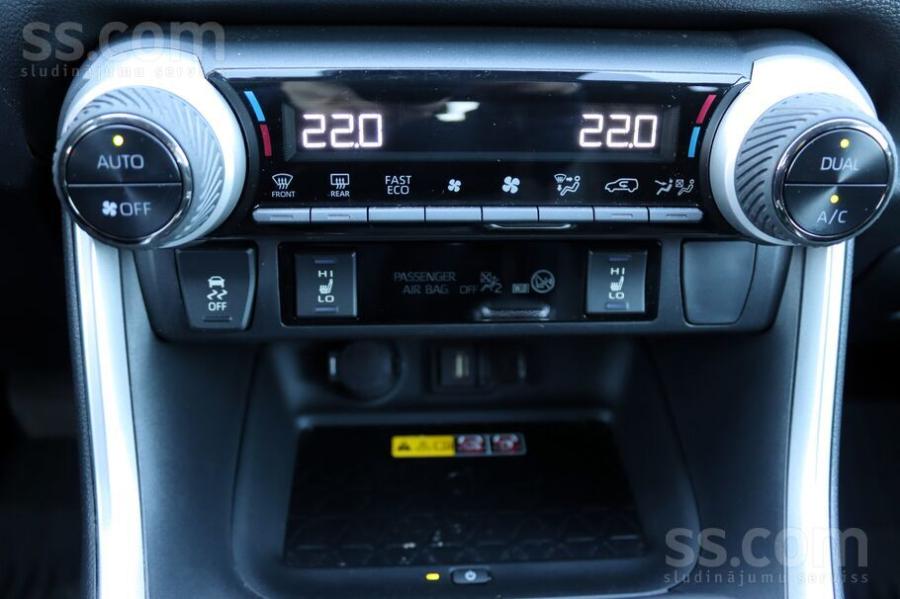 Zils Toyota RAV4 2022 Rīga, ar dzinēja tilpumu 2.50 L un nobraukumu 46 tūkst. km par 31490 €, foto 23 vietnē AUTOMOTO.COM.LV