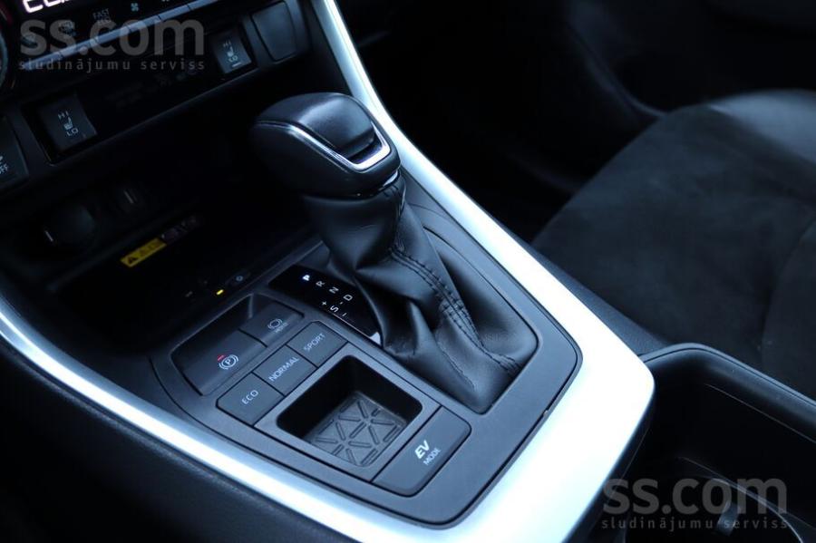Zils Toyota RAV4 2022 Rīga, ar dzinēja tilpumu 2.50 L un nobraukumu 46 tūkst. km par 31490 €, foto 24 vietnē AUTOMOTO.COM.LV