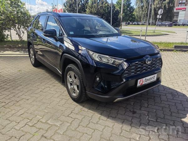 Blue Toyota RAV4 2022 in Riga, with an engine capacity of 2.50 L and mileage of 97 thousand km for 26850 €, photo 1 on AUTOMOTO.COM.LV