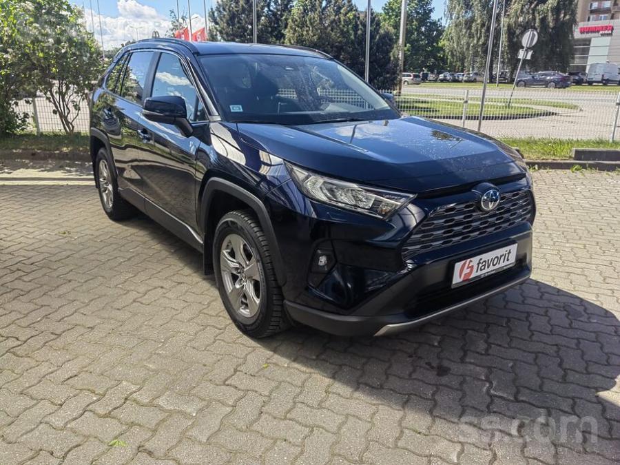 Синий Тойота РАВ 4 2022 в Рига, объемом двигателя 2.50 л и пробегом 97 тыс. км за 26850 €, фото 1 на AUTOMOTO.COM.LV
