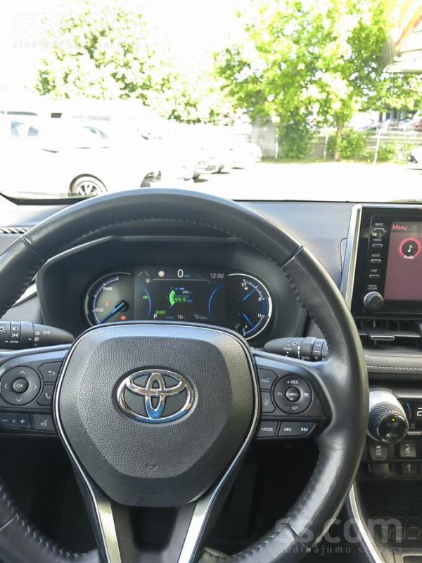 Blue Toyota RAV4 2022 in Riga, with an engine capacity of 2.50 L and mileage of 97 thousand km for 26850 €, photo 8 on AUTOMOTO.COM.LV