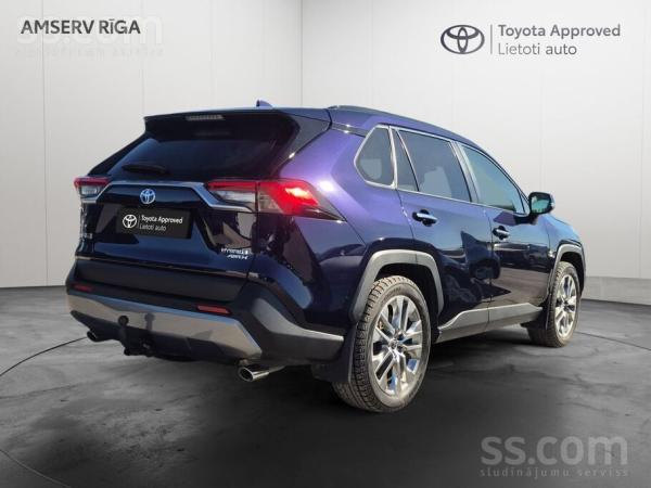 Blue Toyota RAV4 2022 in Riga, with an engine capacity of 2.50 L and mileage of 119 thousand km for 28700 €, photo 2 on AUTOMOTO.COM.LV