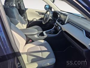 Zils Toyota RAV4 2022 Rīga, ar dzinēja tilpumu 2.50 L un nobraukumu 119 tūkst. km par 28700 €, foto 7 vietnē AUTOMOTO.COM.LV