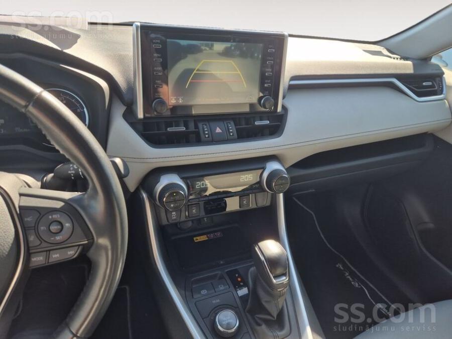 Zils Toyota RAV4 2022 Rīga, ar dzinēja tilpumu 2.50 L un nobraukumu 119 tūkst. km par 28700 €, foto 15 vietnē AUTOMOTO.COM.LV