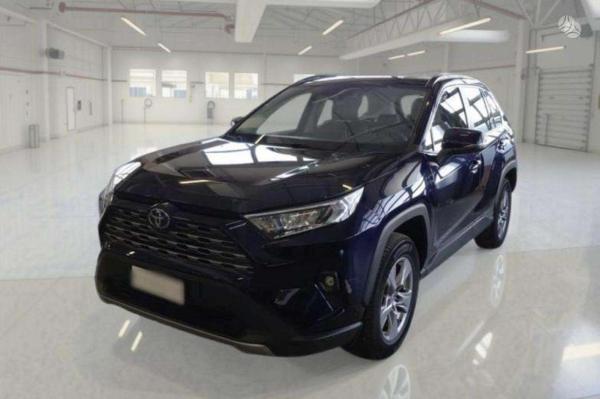 Blue Toyota RAV4 2022 in Vilnius, with an engine capacity of 2.49 L and mileage of 148 thousand km for 24490 €, photo 1 on AUTOMOTO.COM.LV