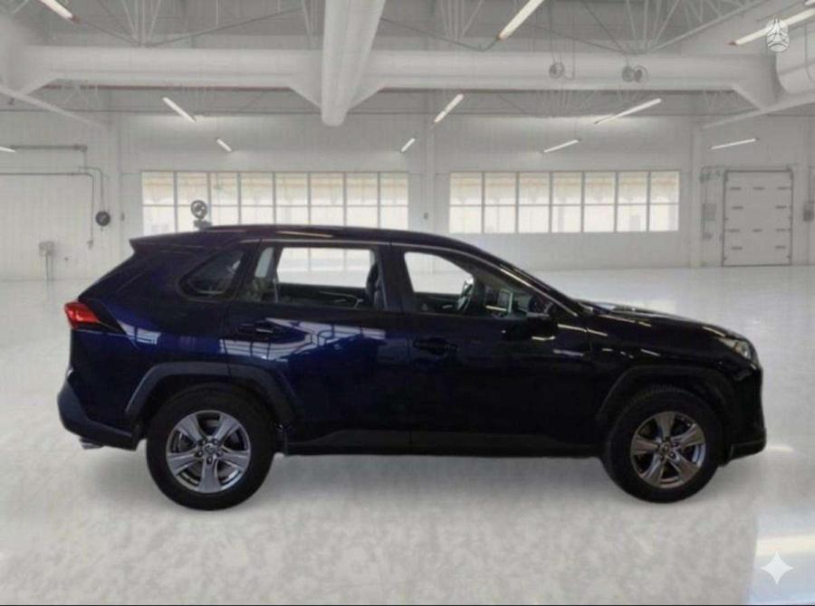 Zils Toyota RAV4 2022 Viļņa, ar dzinēja tilpumu 2.49 L un nobraukumu 148 tūkst. km par 24490 €, foto 5 vietnē AUTOMOTO.COM.LV