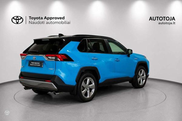 Blue Toyota RAV4 2022 in Kaunas, with an engine capacity of 2.49 L and mileage of 100 thousand km for 30900 €, photo 2 on AUTOMOTO.COM.LV