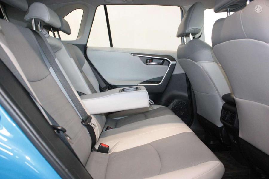 Zils Toyota RAV4 2022 Kauņa, ar dzinēja tilpumu 2.49 L un nobraukumu 100 tūkst. km par 30900 €, foto 8 vietnē AUTOMOTO.COM.LV