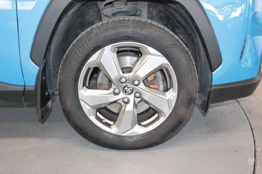 Zils Toyota RAV4 2022 Kauņa, ar dzinēja tilpumu 2.49 L un nobraukumu 100 tūkst. km par 30900 €, foto 16 vietnē AUTOMOTO.COM.LV