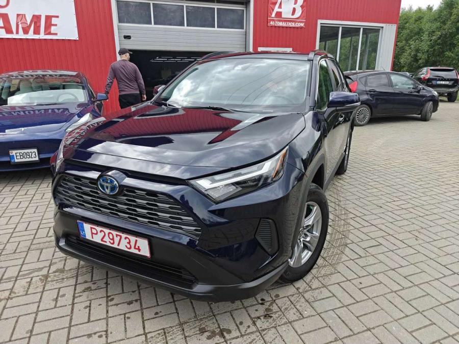 Blue Toyota RAV4 2022 in Vilnius, with an engine capacity of 2.49 L and mileage of 25 thousand km for 26900 €, photo 5 on AUTOMOTO.COM.LV