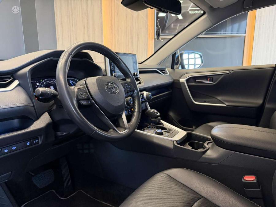 Zils Toyota RAV4 2022 Kauņa, ar dzinēja tilpumu 2.49 L un nobraukumu 106 tūkst. km par 30990 €, foto 14 vietnē AUTOMOTO.COM.LV