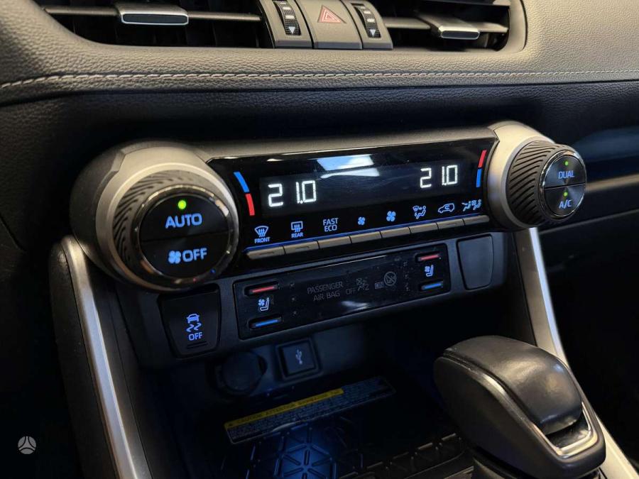 Zils Toyota RAV4 2022 Kauņa, ar dzinēja tilpumu 2.49 L un nobraukumu 106 tūkst. km par 30990 €, foto 22 vietnē AUTOMOTO.COM.LV