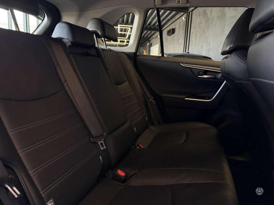Zils Toyota RAV4 2022 Kauņa, ar dzinēja tilpumu 2.49 L un nobraukumu 106 tūkst. km par 30990 €, foto 31 vietnē AUTOMOTO.COM.LV