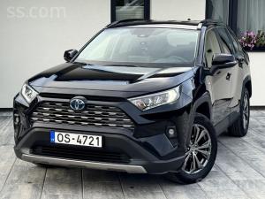 Blue Toyota RAV4 2022 in Jelgava, with an engine capacity of 2.50 L and mileage of 139 thousand km for 24800 €, photo 1 on AUTOMOTO.COM.LV