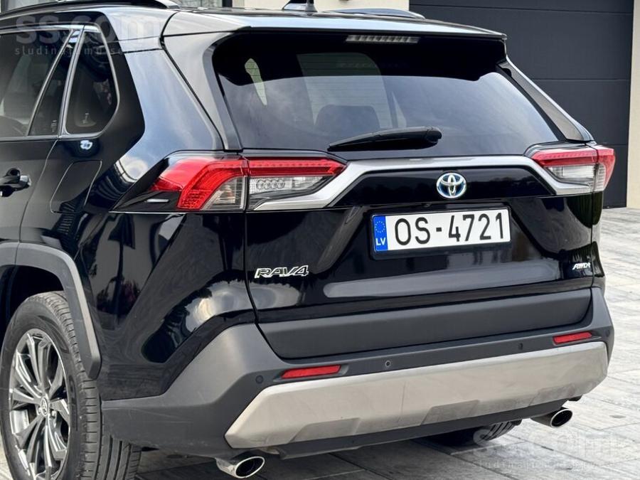 Blue Toyota RAV4 2022 in Jelgava, with an engine capacity of 2.50 L and mileage of 139 thousand km for 24800 €, photo 7 on AUTOMOTO.COM.LV