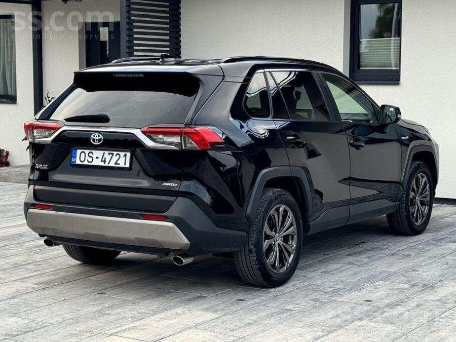 Blue Toyota RAV4 2022 in Jelgava, with an engine capacity of 2.50 L and mileage of 139 thousand km for 24800 €, photo 11 on AUTOMOTO.COM.LV