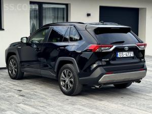 Blue Toyota RAV4 2022 in Jelgava, with an engine capacity of 2.50 L and mileage of 139 thousand km for 24800 €, photo 12 on AUTOMOTO.COM.LV