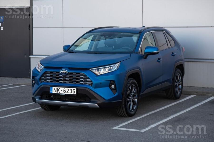 Blue Toyota RAV4 2023 in Riga, with an engine capacity of 2.50 L and mileage of 36 thousand km for 33500 €, photo 1 on AUTOMOTO.COM.LV