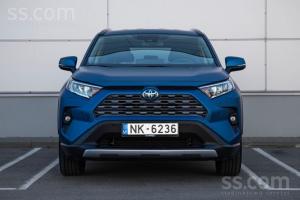 Blue Toyota RAV4 2023 in Riga, with an engine capacity of 2.50 L and mileage of 36 thousand km for 33500 €, photo 3 on AUTOMOTO.COM.LV