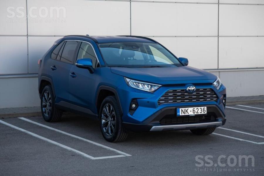 Blue Toyota RAV4 2023 in Riga, with an engine capacity of 2.50 L and mileage of 36 thousand km for 33500 €, photo 4 on AUTOMOTO.COM.LV