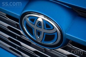 Blue Toyota RAV4 2023 in Riga, with an engine capacity of 2.50 L and mileage of 36 thousand km for 33500 €, photo 5 on AUTOMOTO.COM.LV