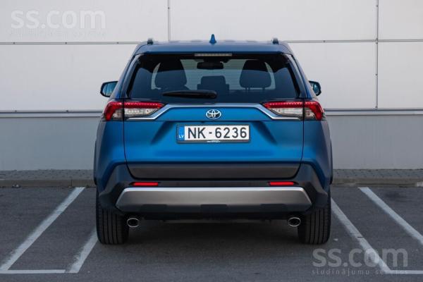 Zils Toyota RAV4 2023 Rīga, ar dzinēja tilpumu 2.50 L un nobraukumu 36 tūkst. km par 33500 €, foto 6 vietnē AUTOMOTO.COM.LV